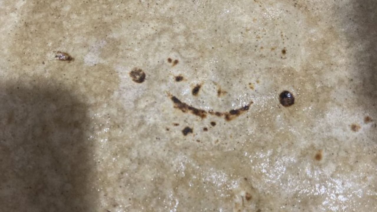 Smiley Roti Viral Photo: ਵਿਅਕਤੀ ਨੇ ਪੋਸਟ ਕੀਤੀ ਰੋਟੀ ਦੀ ਤਸਵੀਰ, Swiggy ਨੇ ...