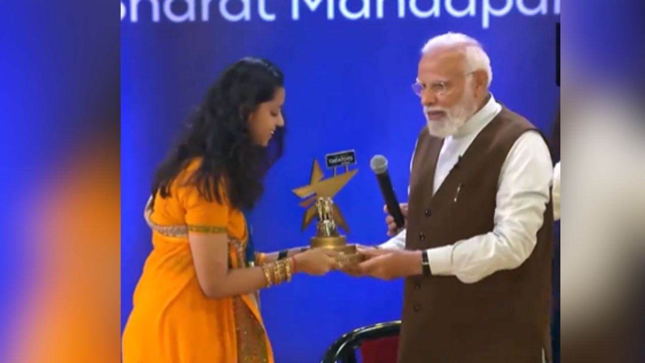 ਜਾਹਨਵੀ ਸਿੰਘ ਨੇ ਜਿੱਤਿਆ ਨੇਸ਼ਨ ਕਰੇਟਰ ਅਵਾਰਡ ਅਵਾਰਡ, PM ਨੇ ਕੀਤਾ ਸਨਮਾਨਿਤ | PM Narendra Modi Awarded to ...