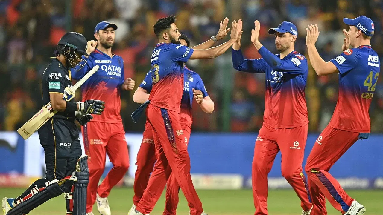 RCB vs GT: ਸਿਰਾਜ-ਦਿਆਲ ਤੋਂ ਬਾਅਦ, ਡੁਪਲੇਸਿਸ ਨੇ ਤਬਾਹੀ ਮਚਾਈ, ਬੈਂਗਲੁਰੂ ਨੇ ਫਿਰ ... RCB vs GT: ਸਿਰਾਜ-ਦਿਆਲ ਤੋਂ ਬਾਅਦ, ਡੁਪਲੇਸਿਸ ਨੇ ਤਬਾਹੀ ਮਚਾਈ, ਬੈਂਗਲੁਰੂ ਨੇ ਫਿਰ ...