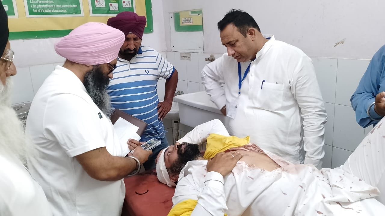 ਜਲੰਧਰ ‘ਚ ਭਿੜ ਗਏ AAP-ਕਾਂਗਰਸ ਵਰਕਰ, 2 ਨੂੰ ਹਸਪਤਾਲ ‘ਚ ਕਰਵਾਇਆ ਦਾਖਲ ...