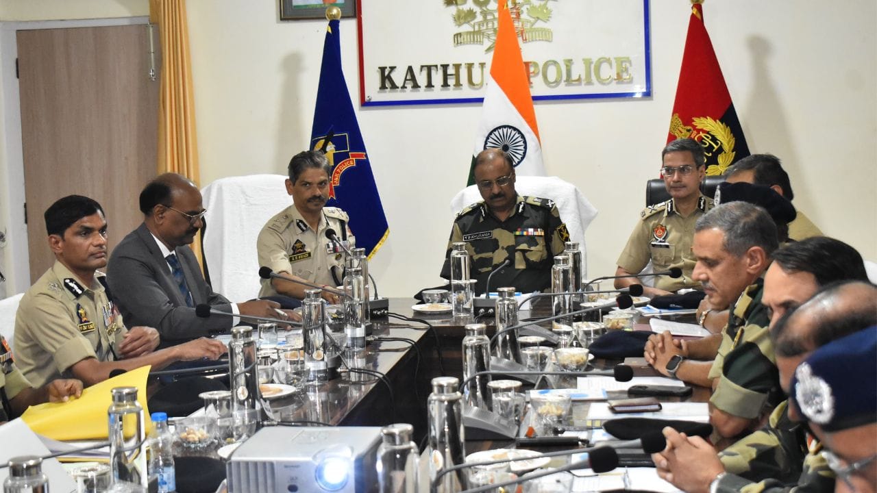 ਜੰਮੂ ਕਸ਼ਮੀਰ ਦੇ DGP ਨੇ ਪੰਜਾਬ ਡੀਜੀਪੀ ਨਾਲ ਕੀਤੀ ਮੀਟਿੰਗ, ਅੱਤਵਾਦੀ ਹਮਲੇ ਤੋਂ ...