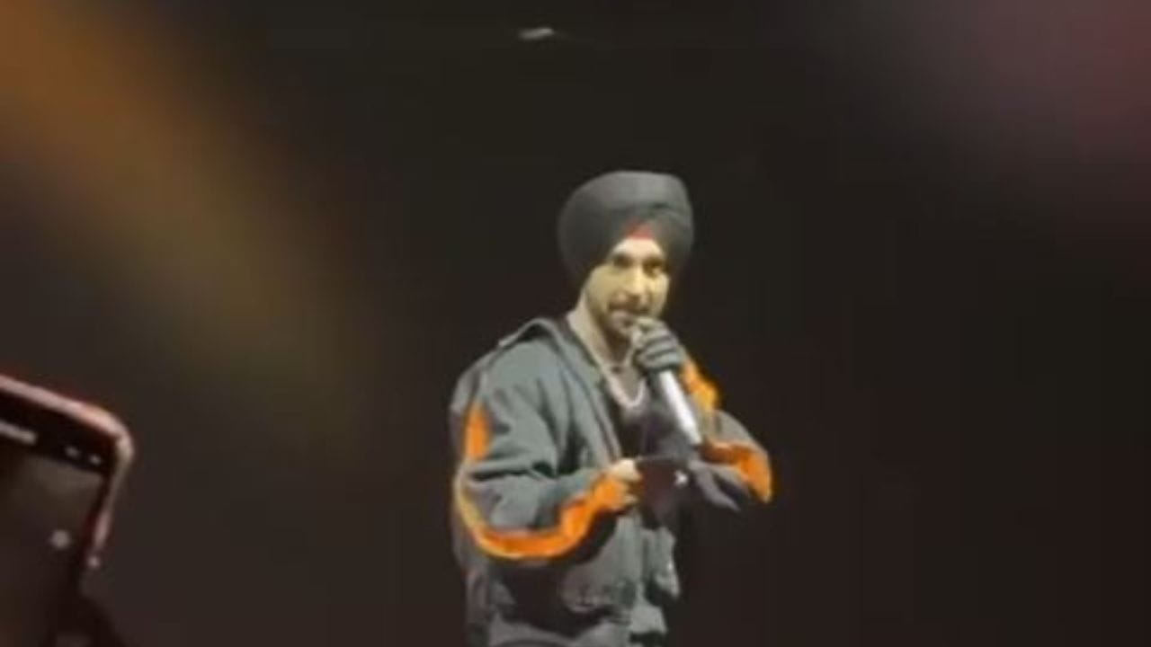 Diljit Dosanjh Show In UK: ਪੰਜਾਬੀ ਗਾਇਕ ਦਿਲਜੀਤ ਦੋਸਾਂਝ 'ਤੇ ਫੈਨ ਨੇ ਸੁੱਟਿਆ ...