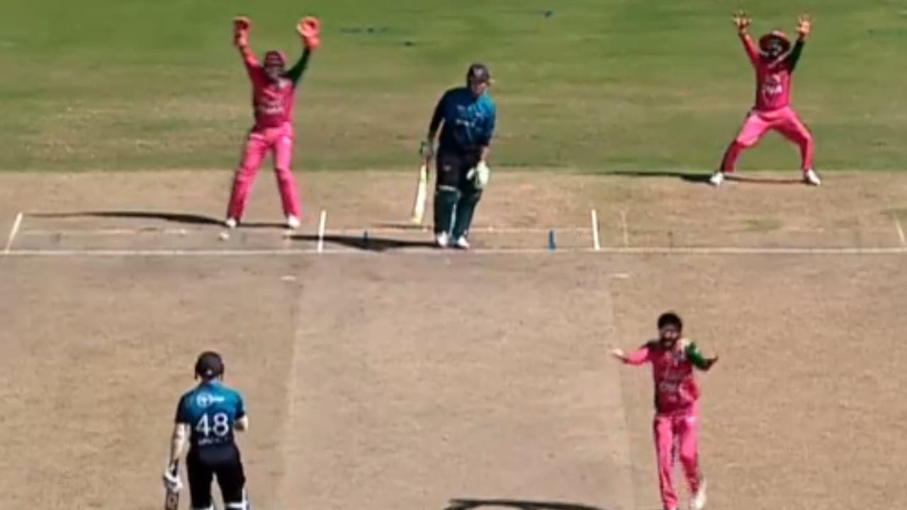 ODI ਕ੍ਰਿਕਟ 'ਚ ਬਣਿਆ ਵਿਸ਼ਵ ਰਿਕਾਰਡ, 54 ਸਾਲਾਂ 'ਚ ਹੋਇਆ ਪਹਿਲੀ ਵਾਰ | Oman vs ...