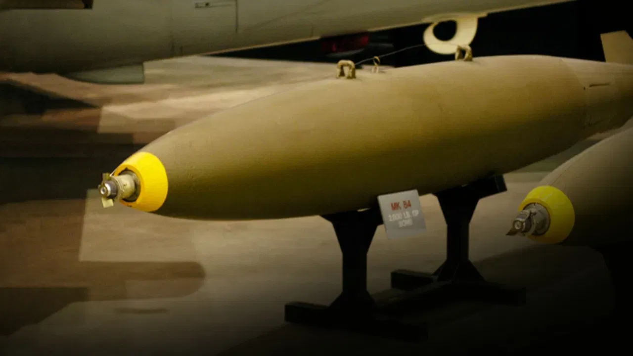 MK-84 ਬੰਬ ਕਿੰਨੀ ਤਬਾਹੀ ਮਚਾਉਂਦਾ ਹੈ? ਬੈਨ ਹਟਦਿਆਂ ਹੀ ਅਮਰੀਕਾ ਤੋਂ ਇਜ਼ਰਾਈਲ ਪਹੁੰਚਿਆ | Mk 84 bombs ...