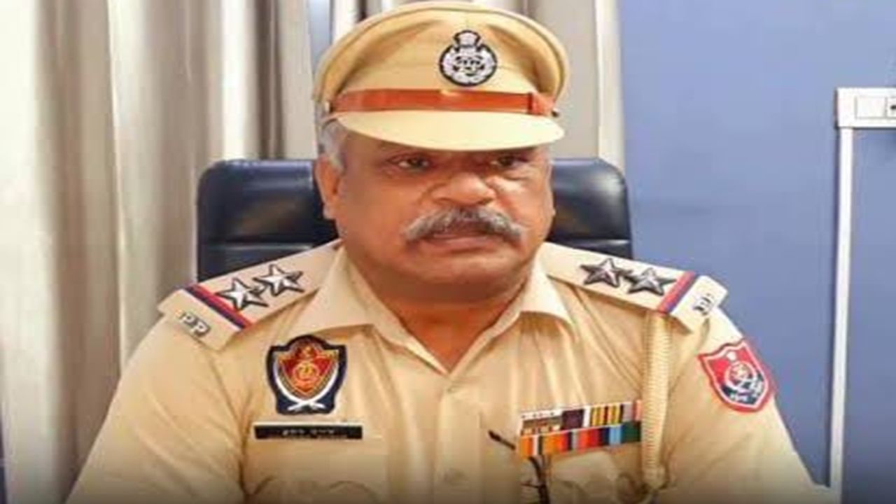 ਮੈਂ ਖੁਦ ਚੈੱਕ ਕਰ ਕੇ ਦੱਸ ਦਿੰਦਾ ਜਬਰ-ਜਨਾਹ ਹੋਇਆ ਜਾਂ ਨਹੀਂ...SHO ਦੀ ਸ਼ਰਮਨਾਕ ਹਰਕਤ, ਲਾਈਨ ਹਾਜ਼ਰ | Sho ...