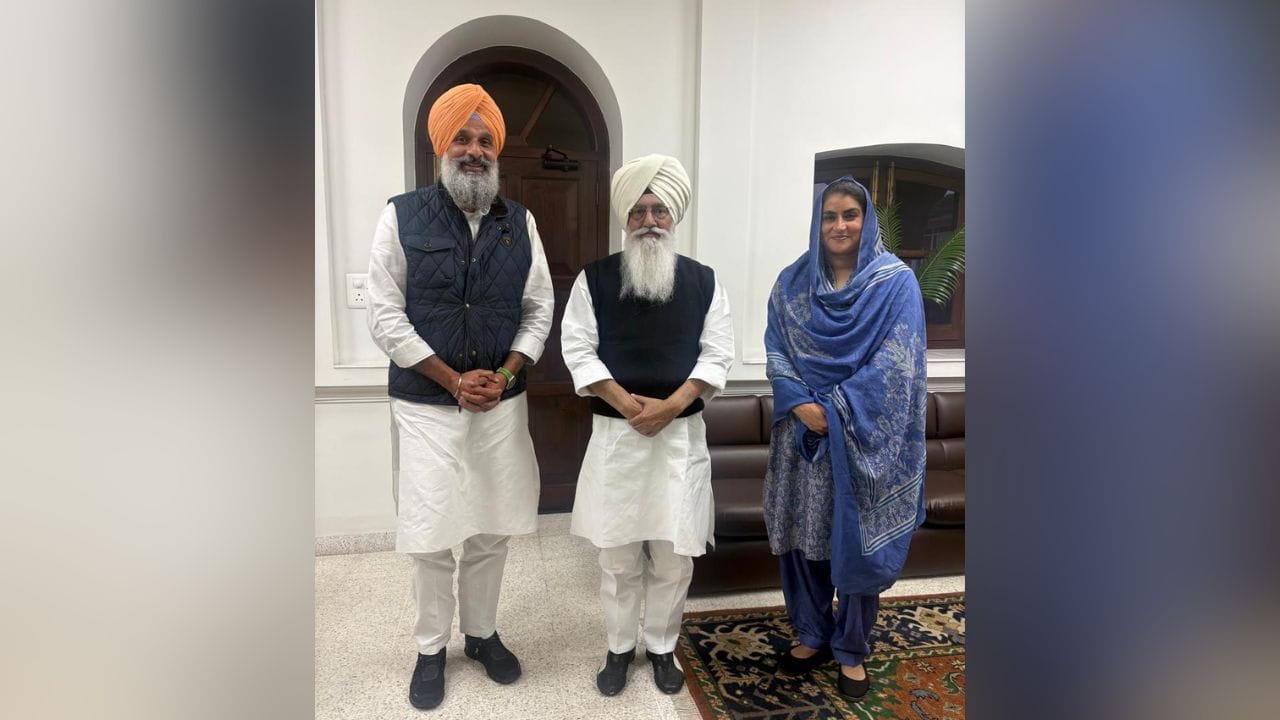'ਸਾਂਝ ਇਸੇ ਤਰ੍ਹਾਂ ਬਰਕਰਾਰ ਰਹੇ...', ਮਜੀਠੀਆ ਦੀ ਡੇਰਾ ਬਿਆਸ ਮੁਖੀ ਨਾਲ ਮੁਲਾਕਾਤ ...
